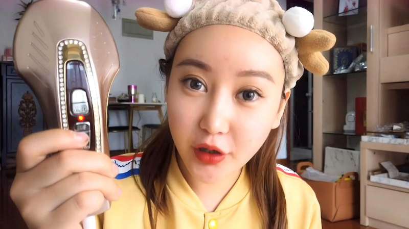 贵妇级美容仪开箱试用!用在脸上是什么感觉?美女告诉你