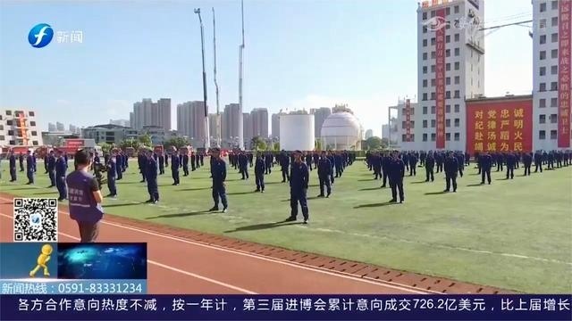 "119"消防安全宣传月:压低身体扶墙走,火灾逃生技巧要牢记!