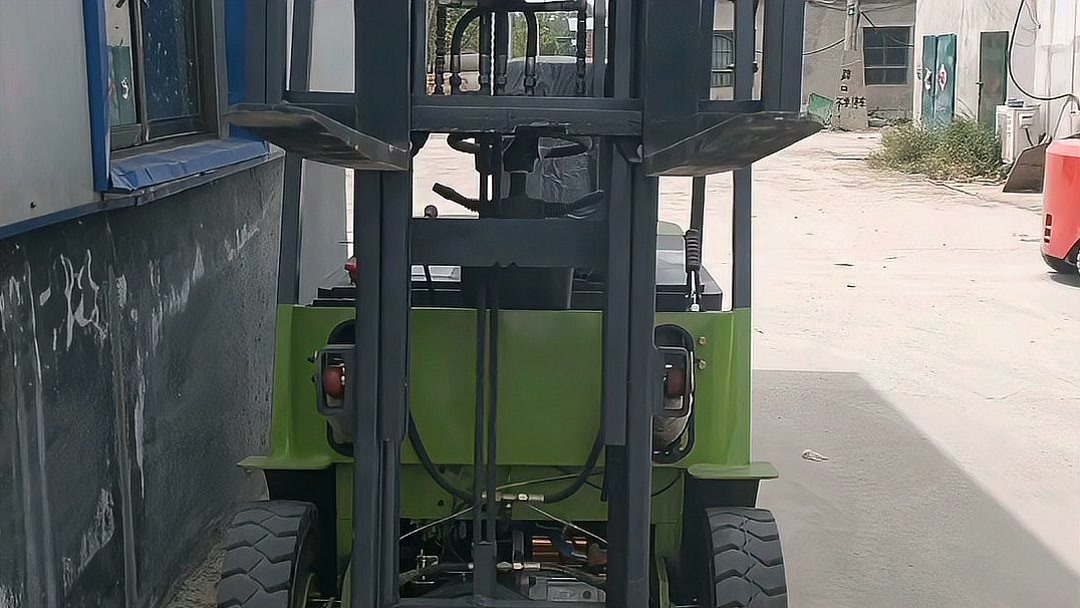 驾驶电动叉车,不可忽视的细节