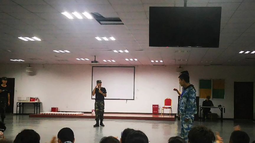 妖娆的钢管舞,军训记忆