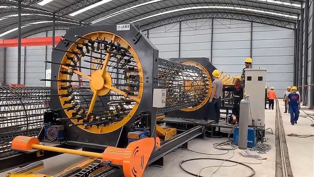 全自动数控钢筋笼滚焊机加工速度快,加工质量稳定可靠