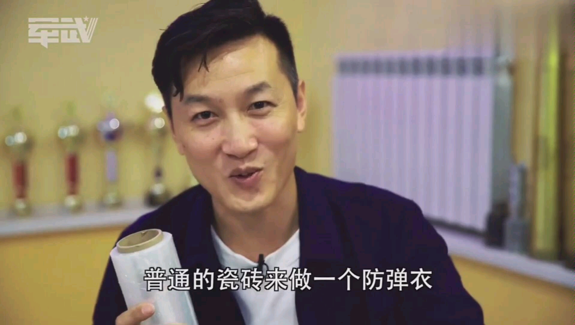 做给海外华人的自救视频,对面囤枪我囤瓷砖