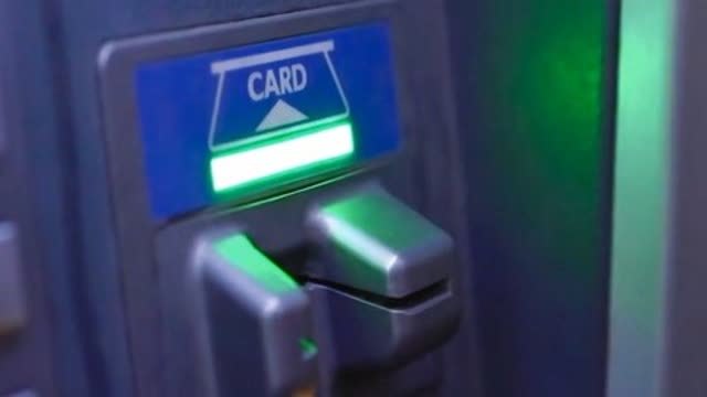 在ATM取款时,千万别忘了这一步,否则银行卡被盗刷了还不知道