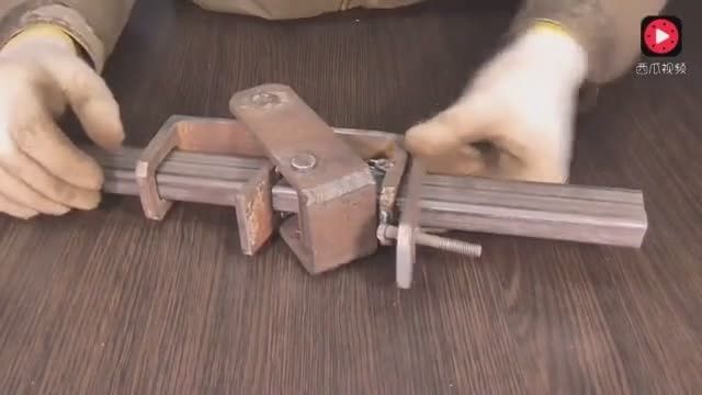老外发明的一种新型千斤顶,功能实用,不申请专利太可惜了