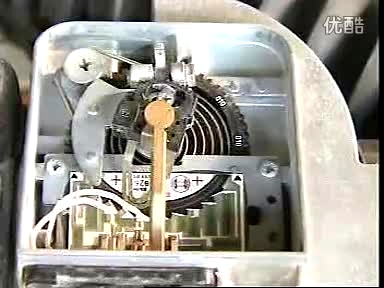 111.叶片式空气流量计工作原理