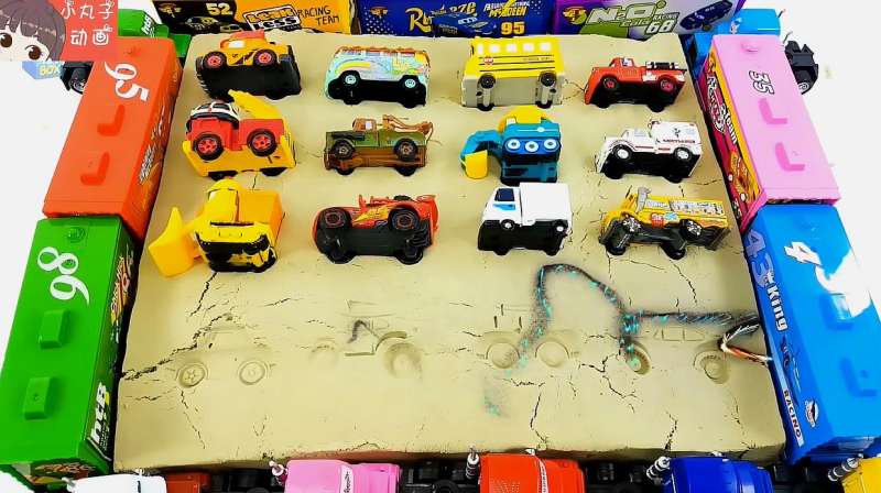 警车公交车挖掘机大集合 汽车玩具模型制作游戏