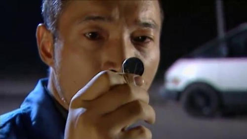 继续逃亡还是自首,杨兵再次拿出硬币来决定,全靠天意