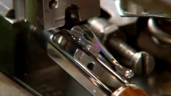 看看,早些年中国曾让一个笔头难住了!科普圆珠笔的制作