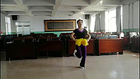 木兰县初级中学《舞动青春》课间健美操