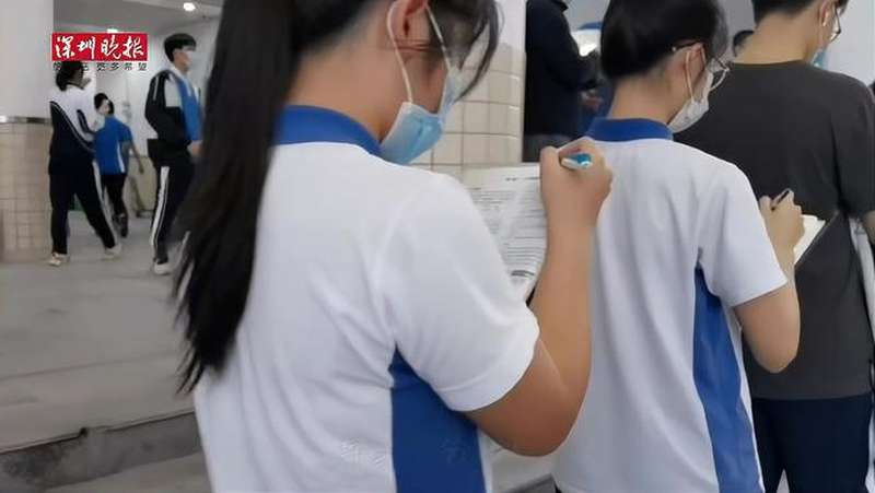 ...提前返校的深圳高级中学高三学生,进入全封闭式校园管理。校长、...