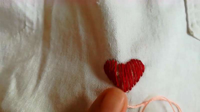手缝爱心织补衣服破洞,既好看又能遮盖破洞,非常实用的织补针法