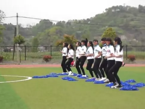 荣程中学第五届春季运动会开幕式-高中生劲舞《小苹果》串烧表演