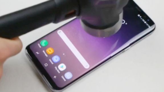 刀削锤砸,暴力测试三星S8