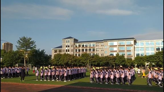 锻炼坚强意志,树立爱国理想,成为国家栋梁!