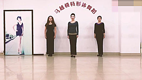 中老年旗袍模特走秀台步,零基础训练教学,是不是非常有气质