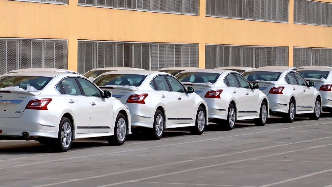 全球汽车市场暴跌,名牌车都卖不出,这几个巨头陨落实在想不到!