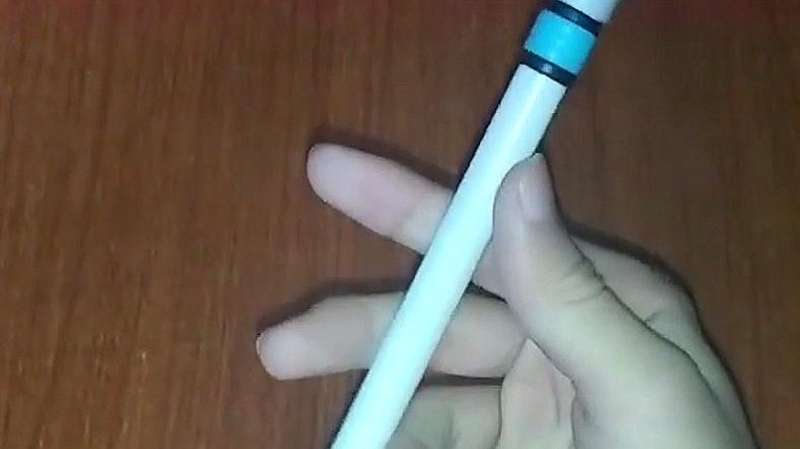 非常简单的转笔教学,很容易学会,有趣又炫酷!