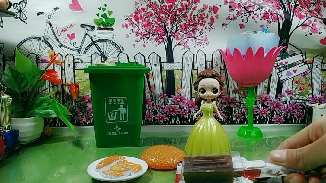 要把垃圾丢进垃圾桶里