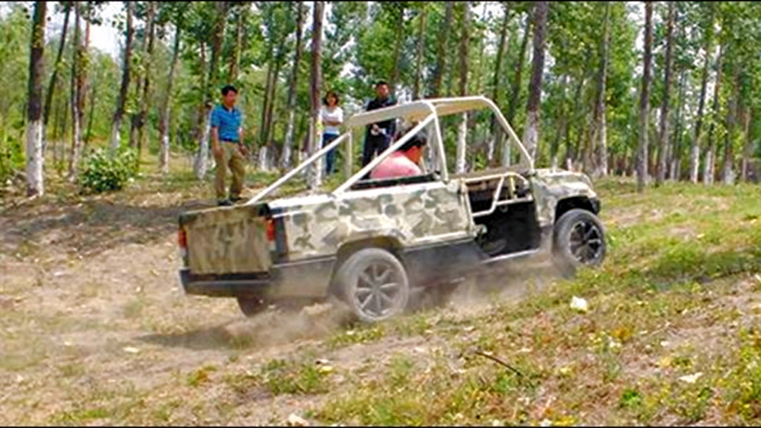 国产电动卡车,边运货边漂移,还能越野,只卖2万