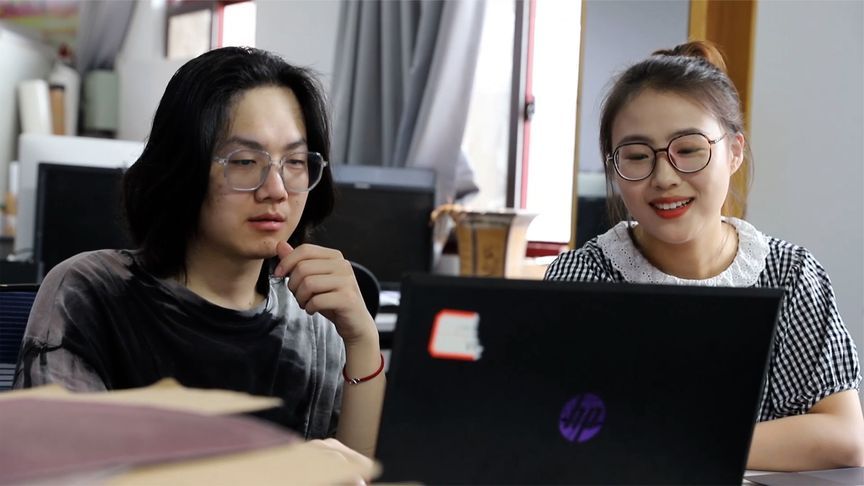 江苏女孩从九个朝代中提取100个古代铜镜纹样,应用到现代生活