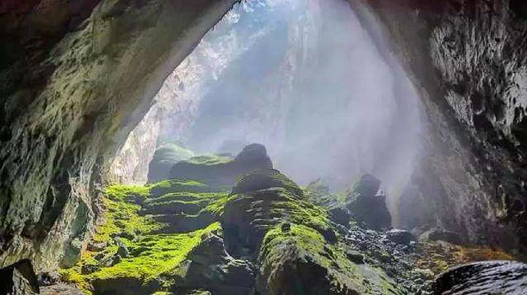 越南一神秘天然洞穴,隐藏深山中数万年,进去仿佛是另一个世界!