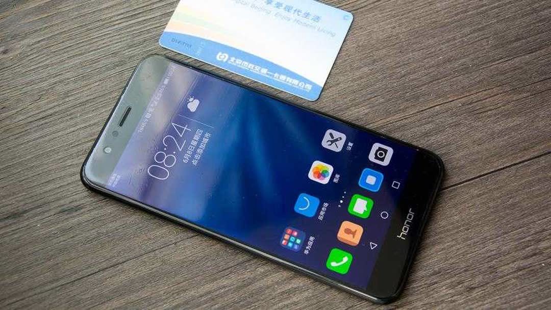 荣耀V9隐藏实用技巧:用NFC给公交卡充值
