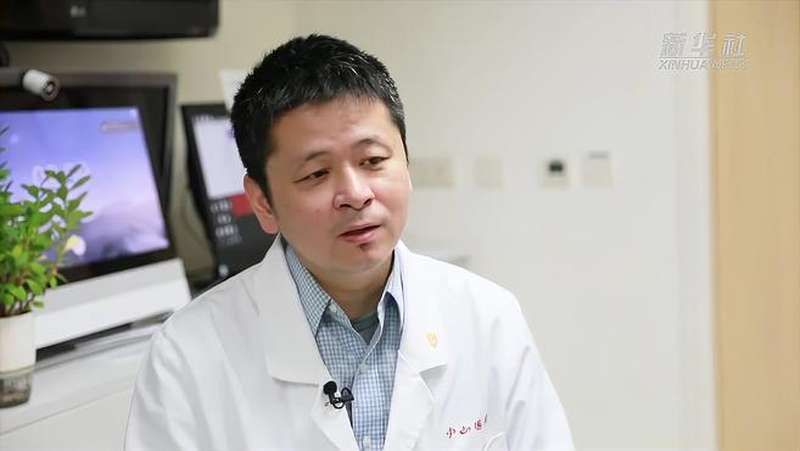 ...症状要小心可能演变成重症【什么情况下建议去医院就诊】感染新冠...