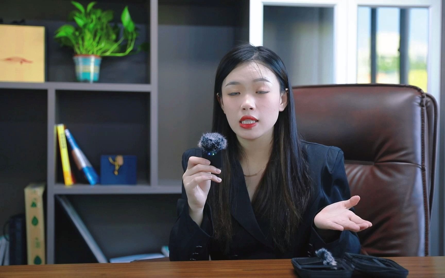 无线领夹式麦克风