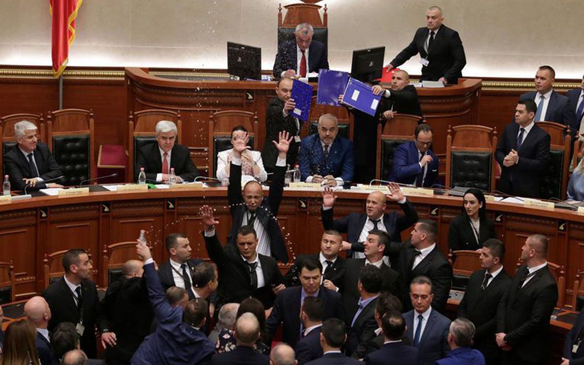 临走之前还不忘反华?特朗普告别演说不提拜登,却重点强调中国