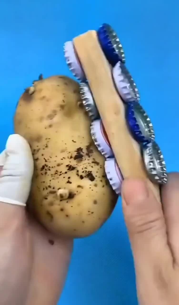 老丈人送我一把多功能削皮刀,切丝切片还能削甘蔗!#削皮刀