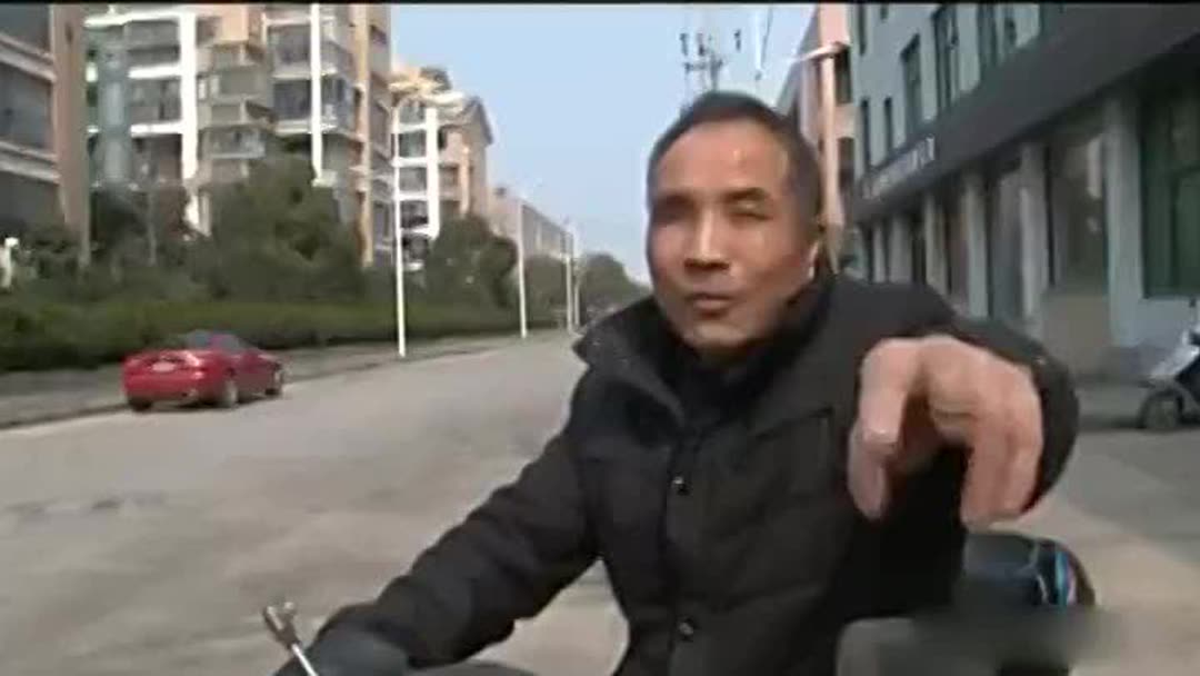狂犬病发作视频 狂犬病发作咬伤多名路人遭警方一枪击毙