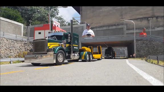 RC卡车模型聚会,近看就像真车一样