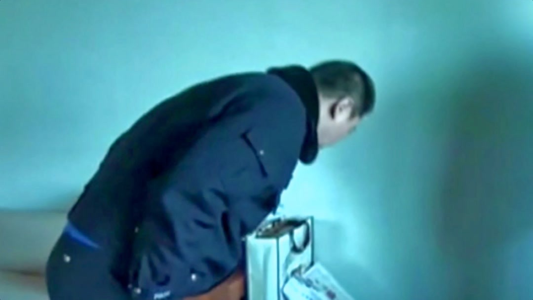 4男子偷窃保险柜,作案工具竟是大号撬杠,盗走600余万