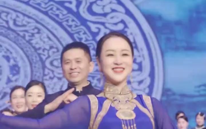 -一支轻柔曼妙,柔情似水的傣族舞《月亮》,