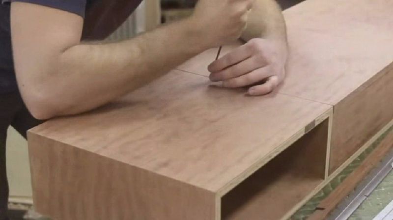 国外牛人手工打造实木桌子,到最后才知道用来做这个,厉害了!