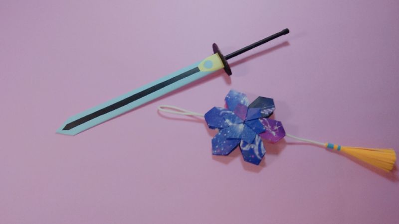 手工折纸幼儿教程:教你折一把简单大气的宝剑,完成童年英雄梦