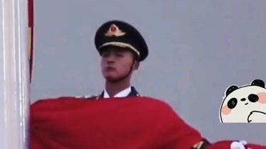 护旗手收旗动作一气呵成,这背后得需要付出多少汗水!致敬!