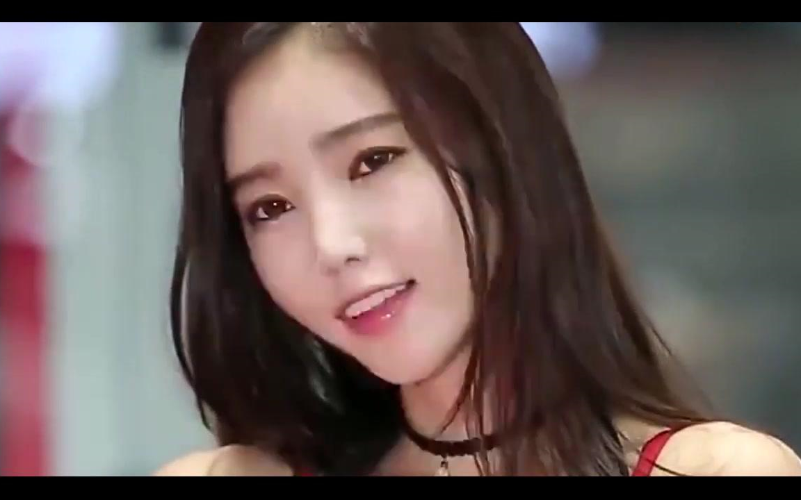 【美女模特走秀】很美的车模小姐姐,这个优雅的动作你喜欢吗?高清