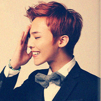 吃半斤泡芙会死的雯丽 