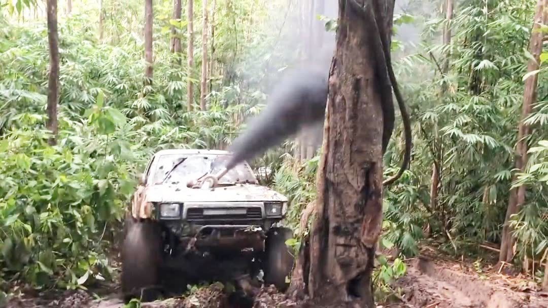 小伙自信改装涡轮增压越野车,估计去了这次越野他肯定后悔了