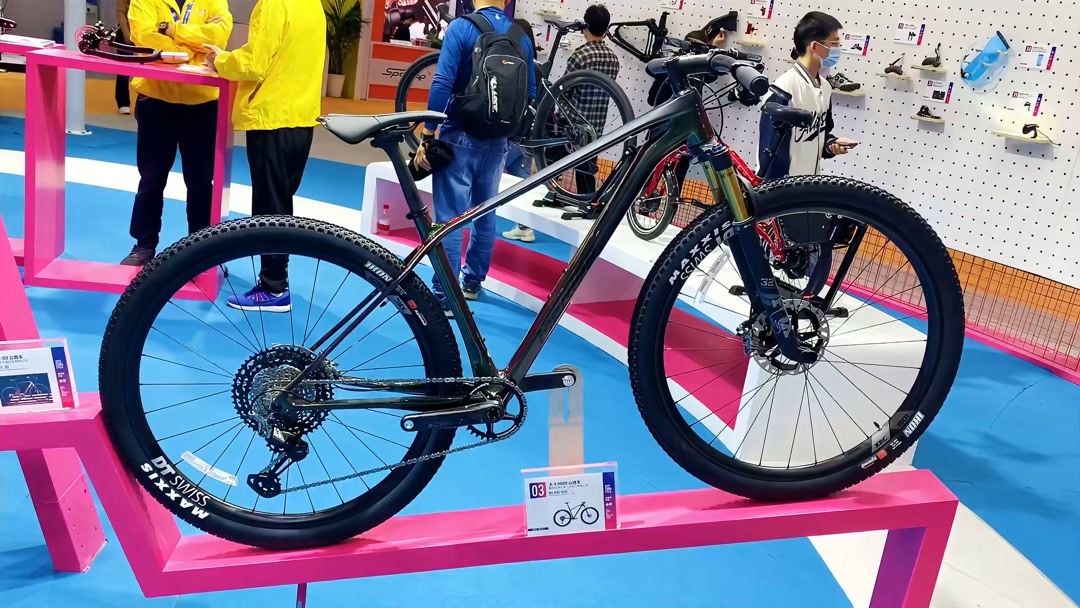 美利达BIG NINE 9000 XC车型,落地上海自行车展,结尾有详情配置