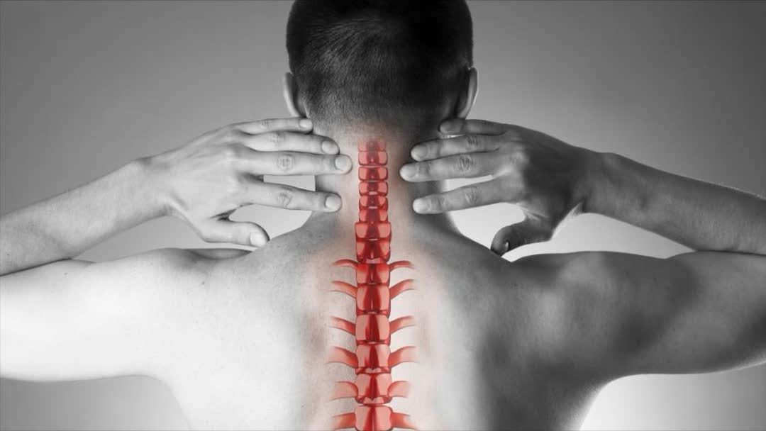 颈肩疼痛难忍?建议:找准肩井穴,每天按10分钟,缓解不适症状!