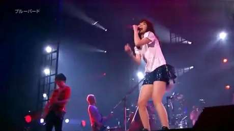 火影忍者主题曲《青鸟》原唱现场,开口就受到了暴击!击中了灵魂