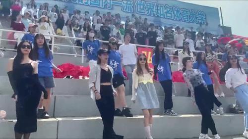 别人家的运动会开幕式表演