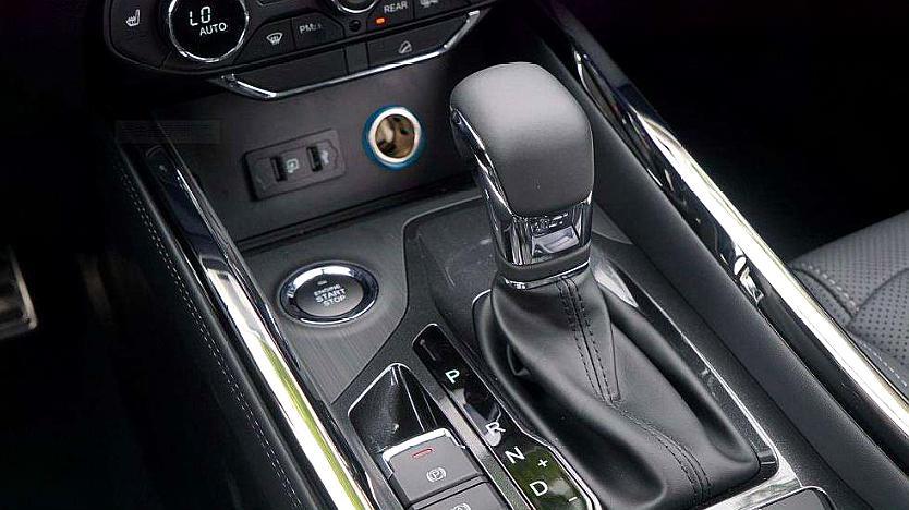 老司机提醒:只会挂D档开车?自动挡学会这样开,可以省一半油!