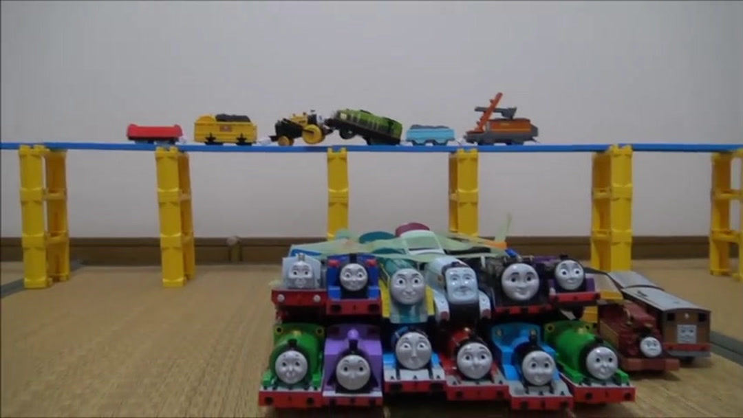 托马斯小火车撞车啦