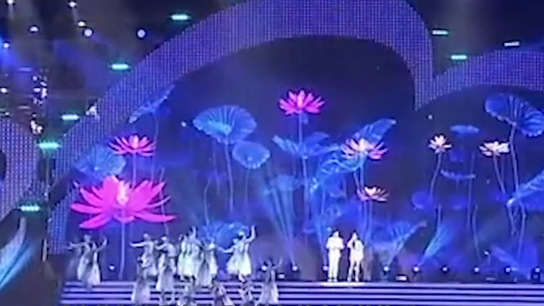 不愧是凤凰传奇,2022开年神曲一炮而红,播放量一夜破亿!