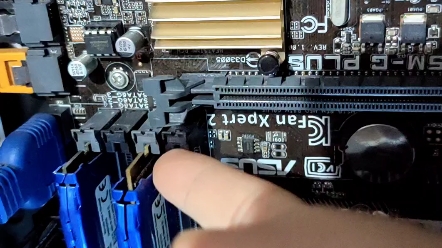 华硕b85,这是什么鬼设计?