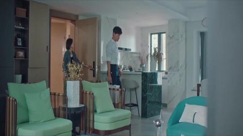 法医秦明:秦明跪滑寻找证据,场面堪比二哈拆家,真是太拼了