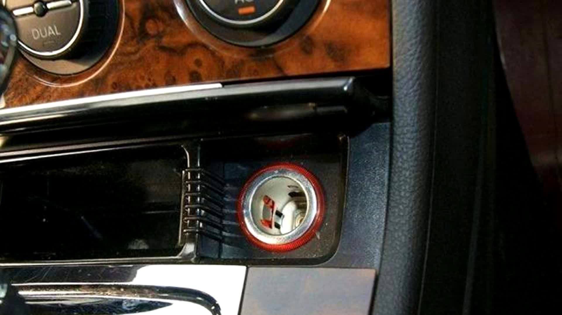 汽车点烟器没人用却成标配?多亏内行人提醒,不然车子进修理厂!